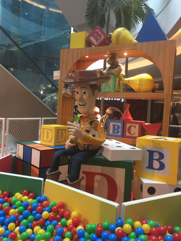 Mar de Bolinhas com bonecos gigantes do Toy Story invade Belo Horizonte