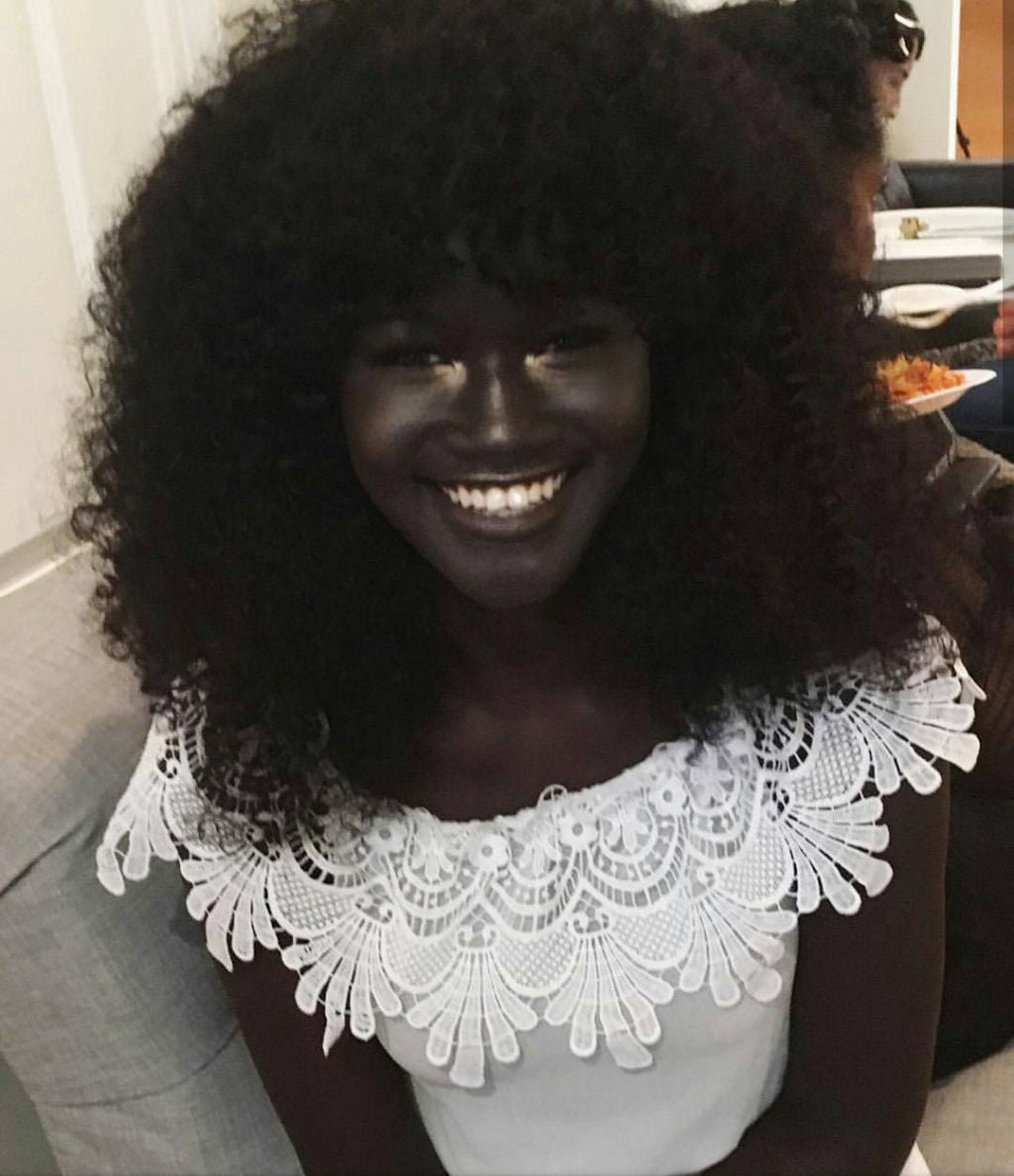 A pele desta modelo africana é o que você vai ver de mais bonito hoje