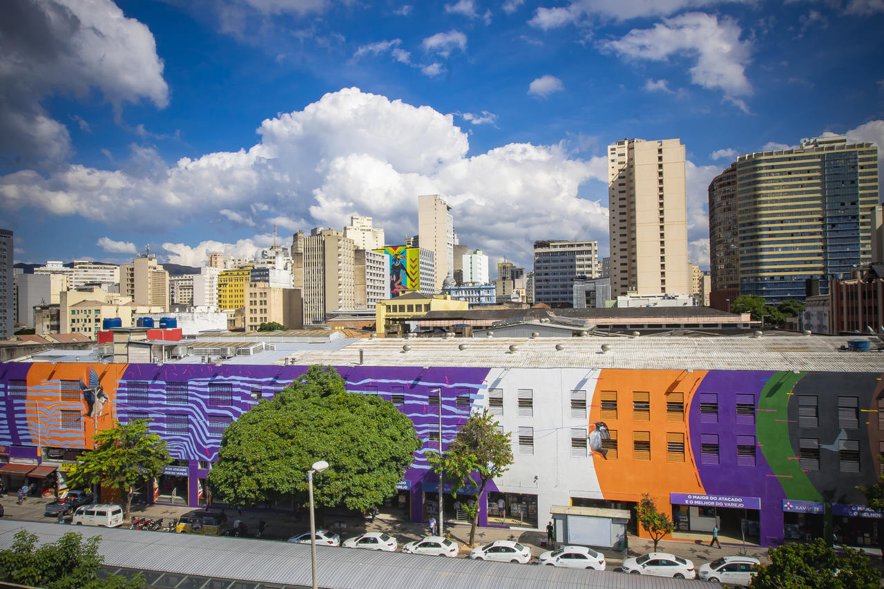 Pintura em mural gigante colore o Centro de BH e valoriza a diversidade