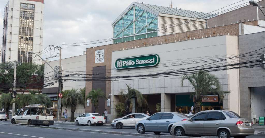 Loja instala câmera em vestiário e funcionária é indenizada