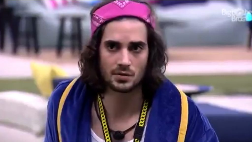 BBB21: Caio fala sobre Gil com teor homofóbico e Fiuk sai em defesa