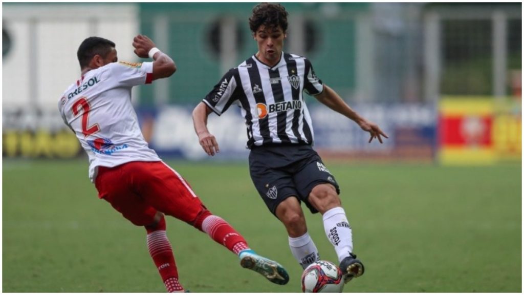 Goleiro reserva Matheus Mendes brilha, Galo faz 3 gols e encaminha vaga ...