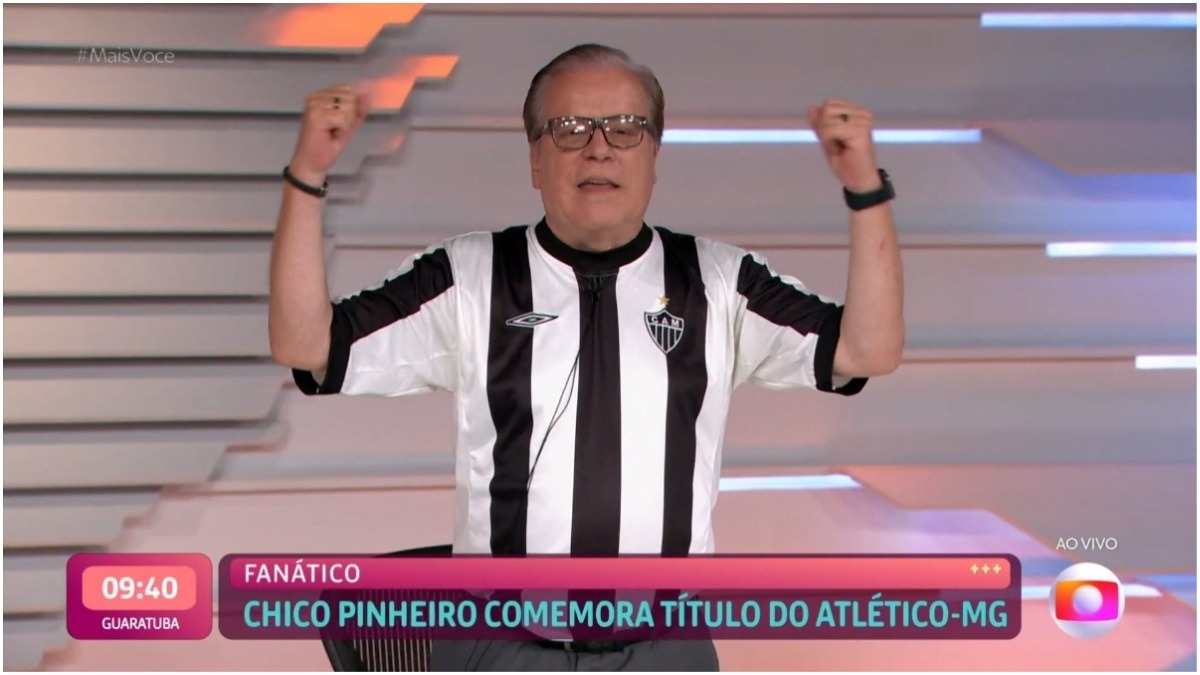 Chico Pinheiro surpreende ao revelar 'manto' do Galo ao vivo
