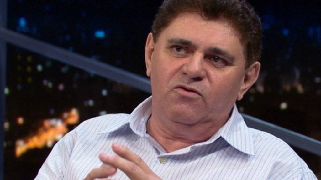 Humorista Batoré, de 'A Praça é Nossa', morre aos 61 anos em São Paulo