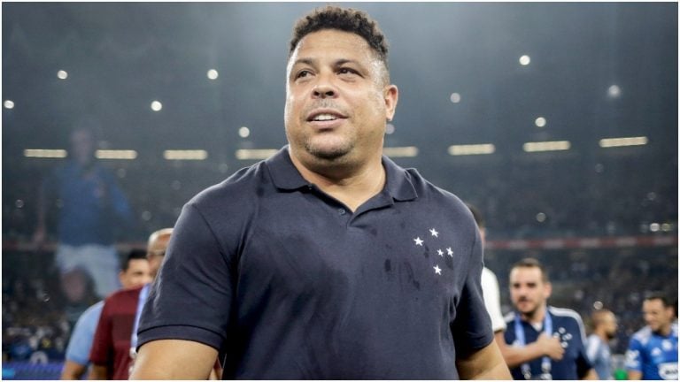 Ronaldo celebra acesso do Cruzeiro e anuncia documentário