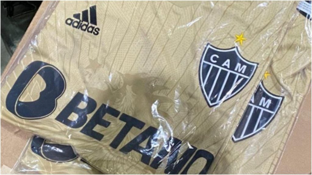 Suposta camisa dourada do Galo vaza dias antes do lançamento