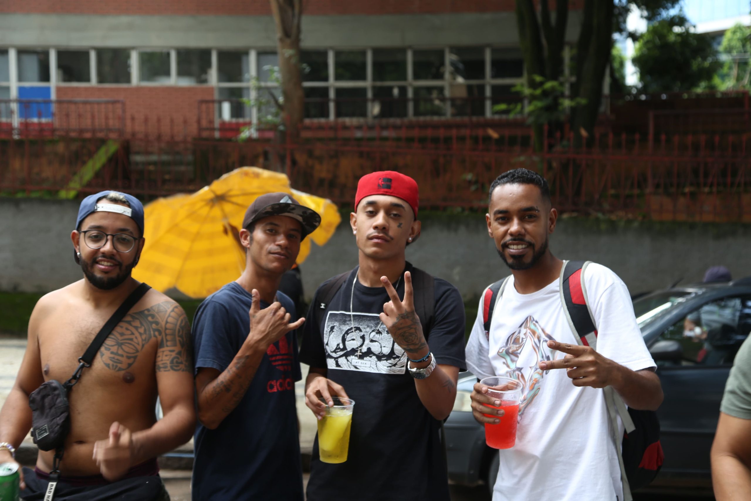 FOTOS: Bloco da Calixto faz cortejo para milhares na Savassi