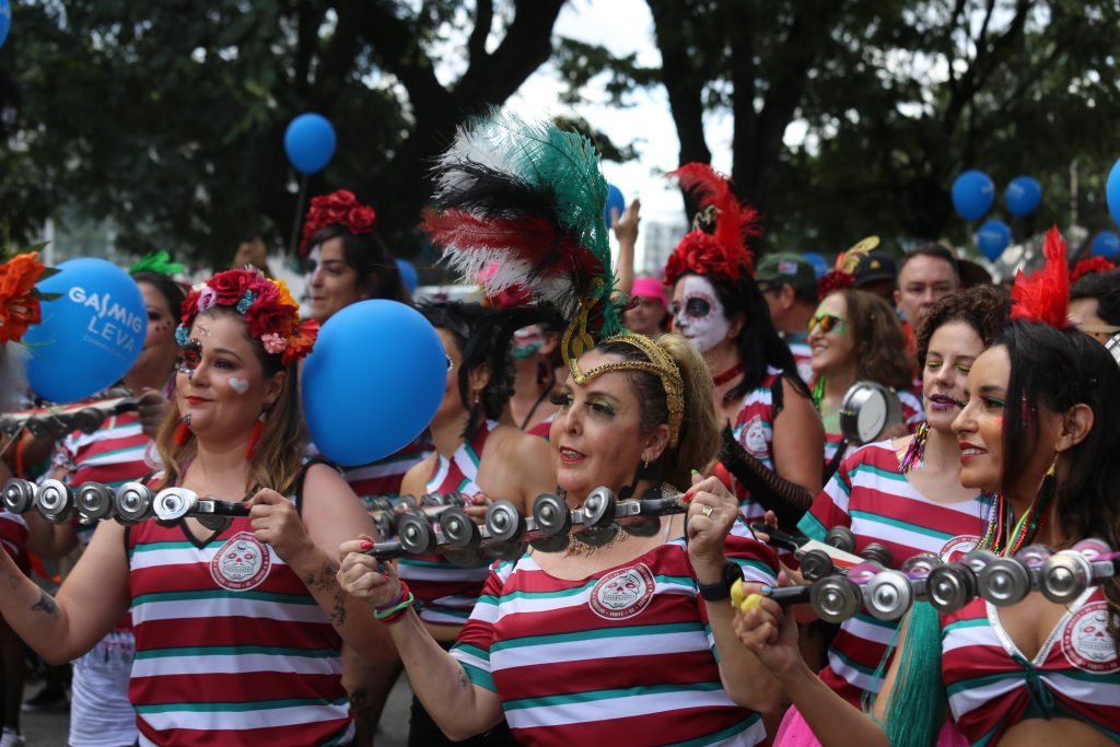 FOTOS: Samba Queixinho faz homenagem à Filarmônica de Minas