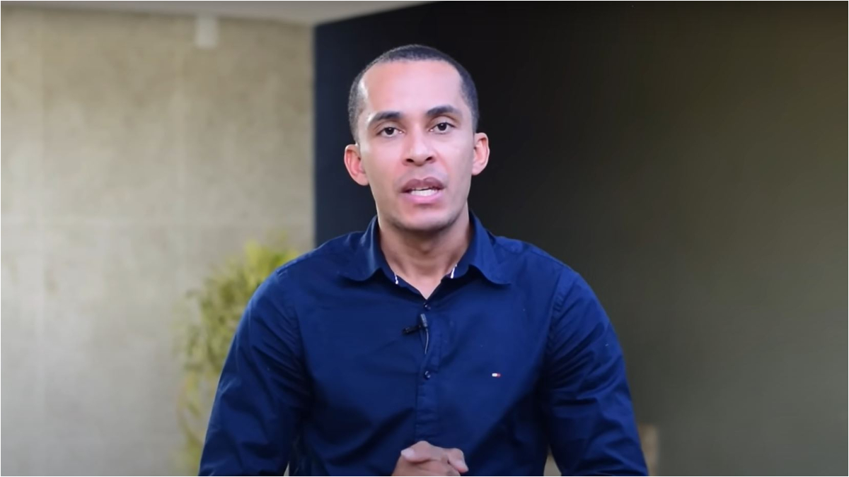 Ben Mendes tem joias roubadas e reclama do tratamento da polícia