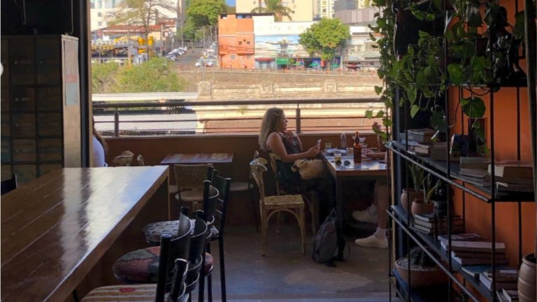 Cinco bares novos em BH que valem à pena conhecer