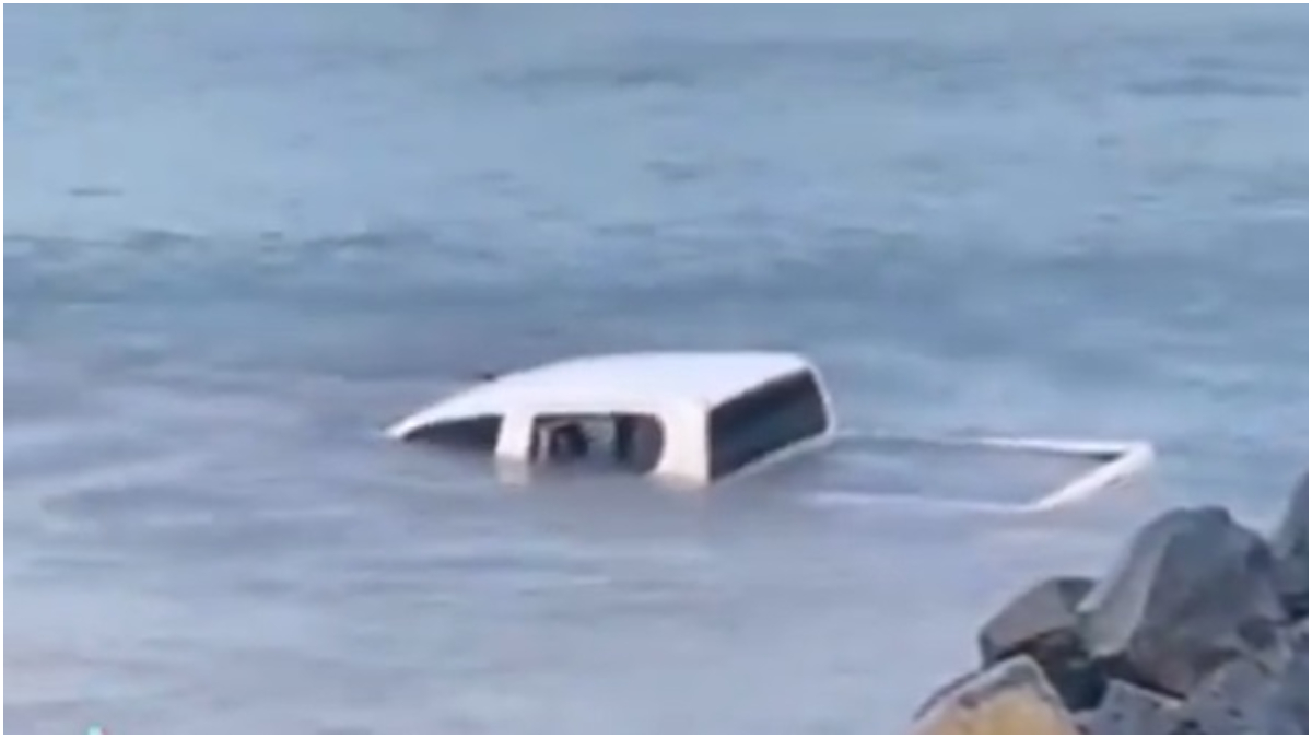 Vídeo: Hilux é vista afundando no mar e internautas não perdoam