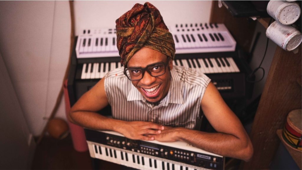 Tecladista da 'Pato Fu' Richard Neves lança primeiro álbum solo