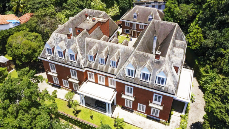 Mansão mais cara do Brasil é vendida a R$ 220 milhões; veja fotos