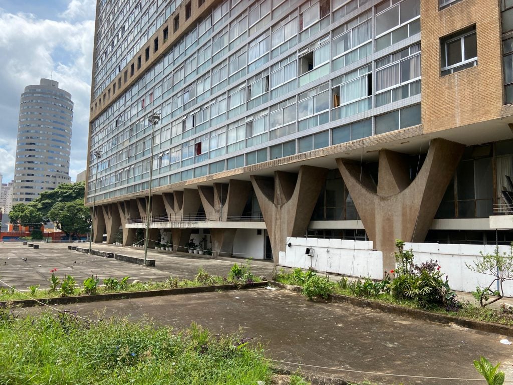 Edifício JK: conheça a história e curiosidades do gigante de BH