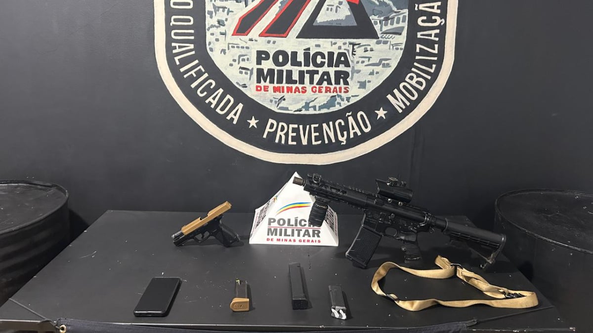 Passageira do RJ é presa com fuzil e pistola ao desembarcar de ônibus em BH