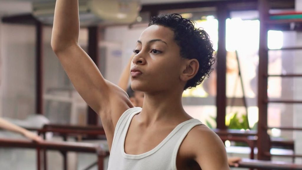 Projeto oferece aulas gratuitas de ballet para meninos em BH