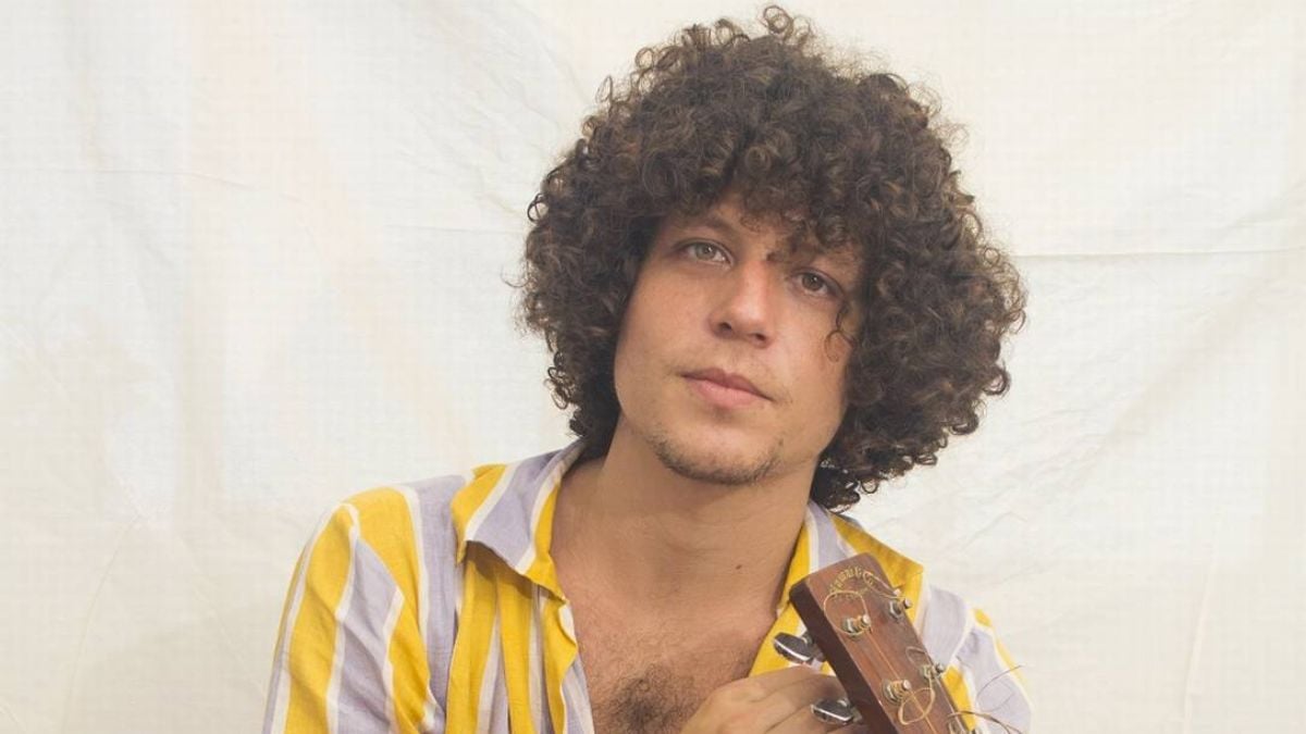 Chico Chico se apresenta no Cine Theatro Brasil