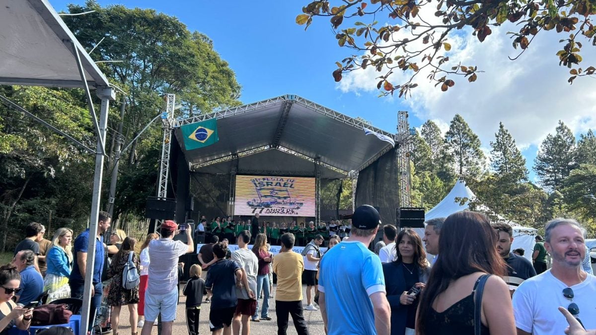 Festa de Israel reúne comunidade judaica em praça de BH