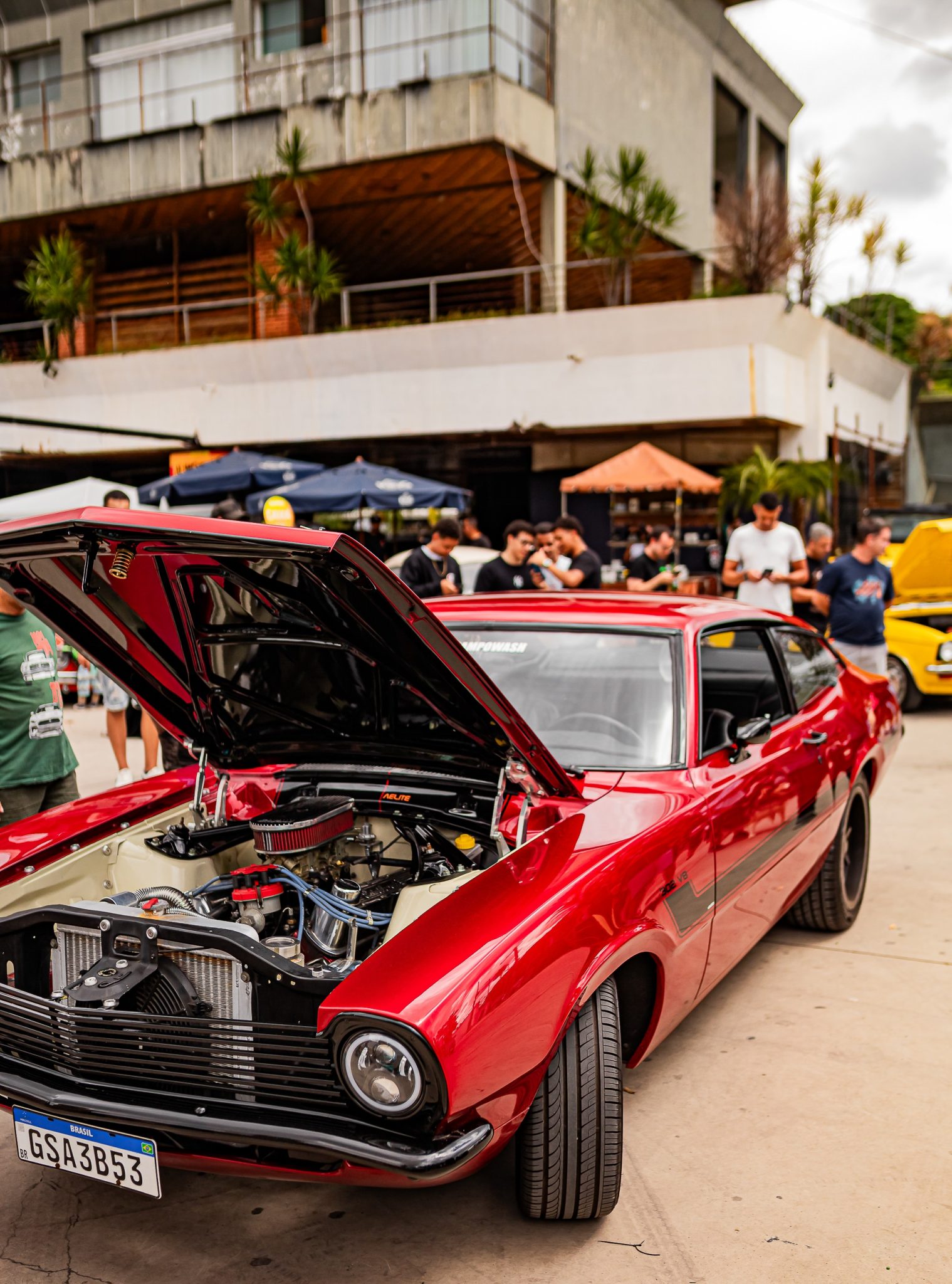 BH recebe maior encontro de carros antigos