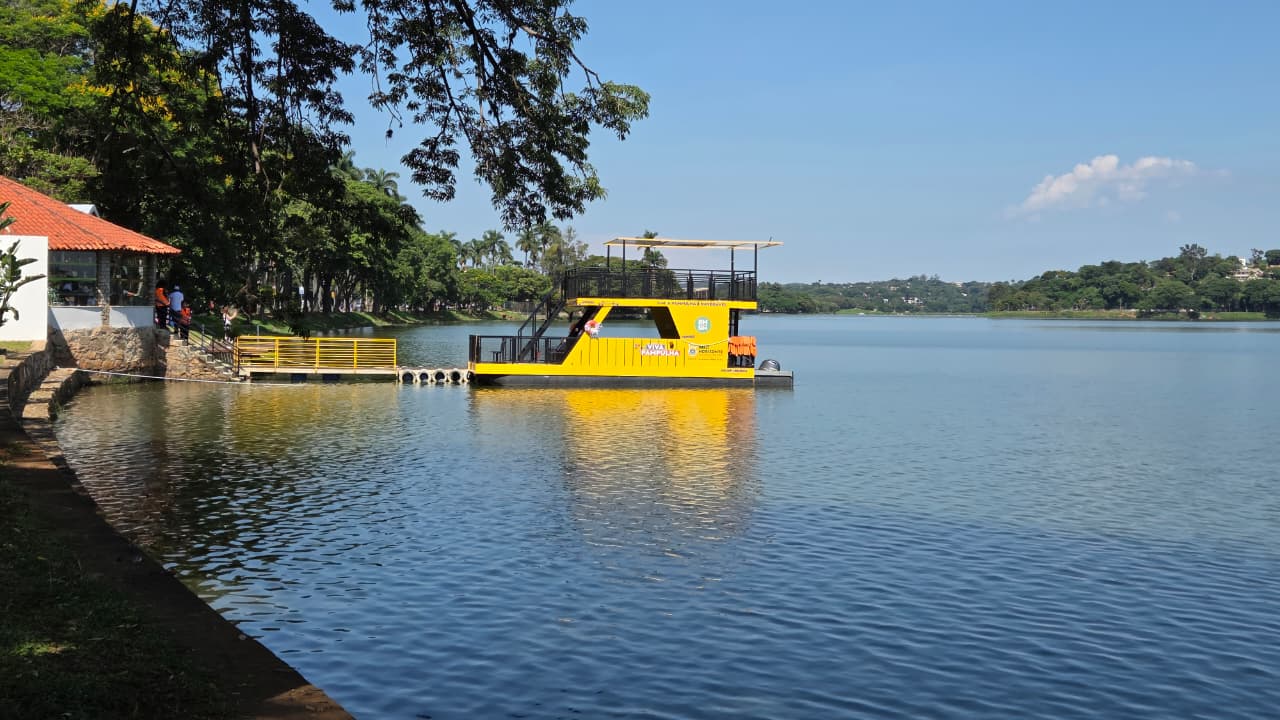 Capivarã inicia passeios na Pampulha; veja imagens