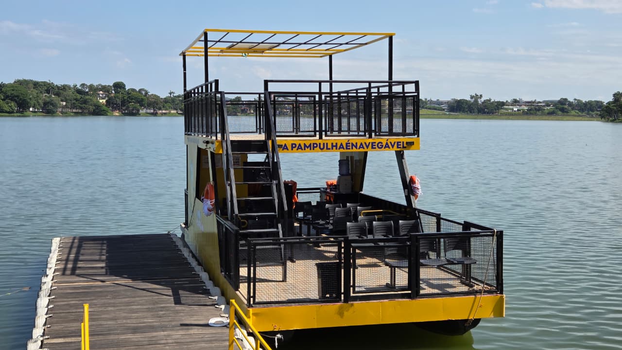 Capivarã inicia passeios na Pampulha; veja imagens