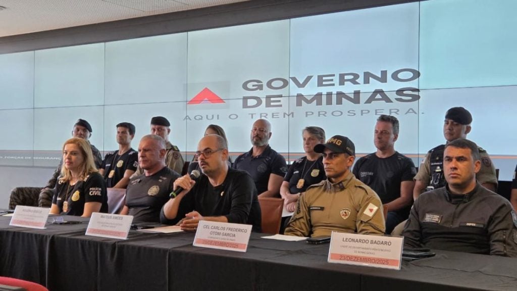 Policiais ocupam Aglomerado da Serra, em BH