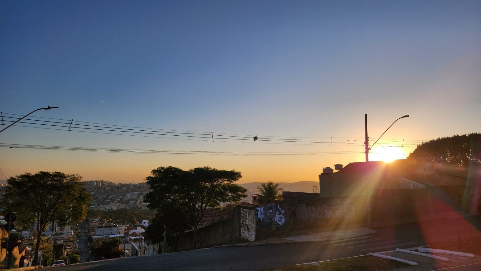 Onda de calor: BH pode ter alta nas temperaturas até terça-feira