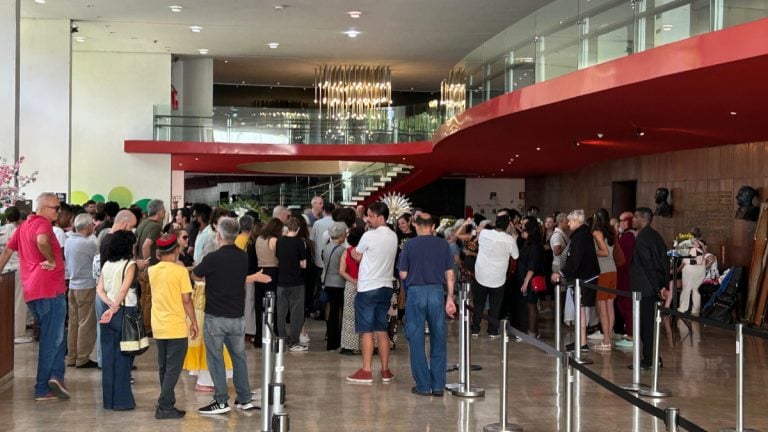 Teuda Bara é velada nesta sexta no Palácio das Artes, em BH