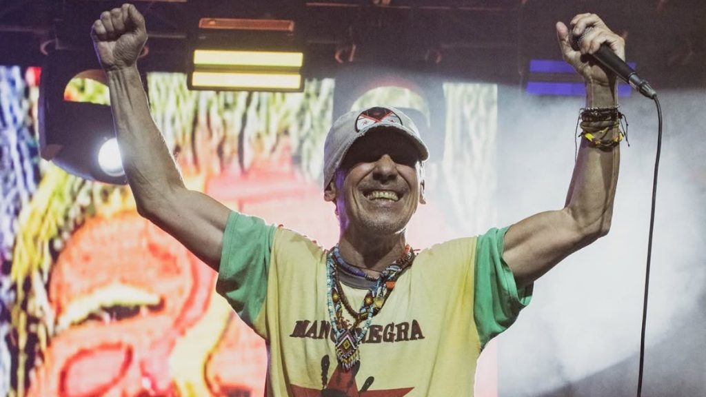 Manu Chao faz show no domingo de Carnaval em BH